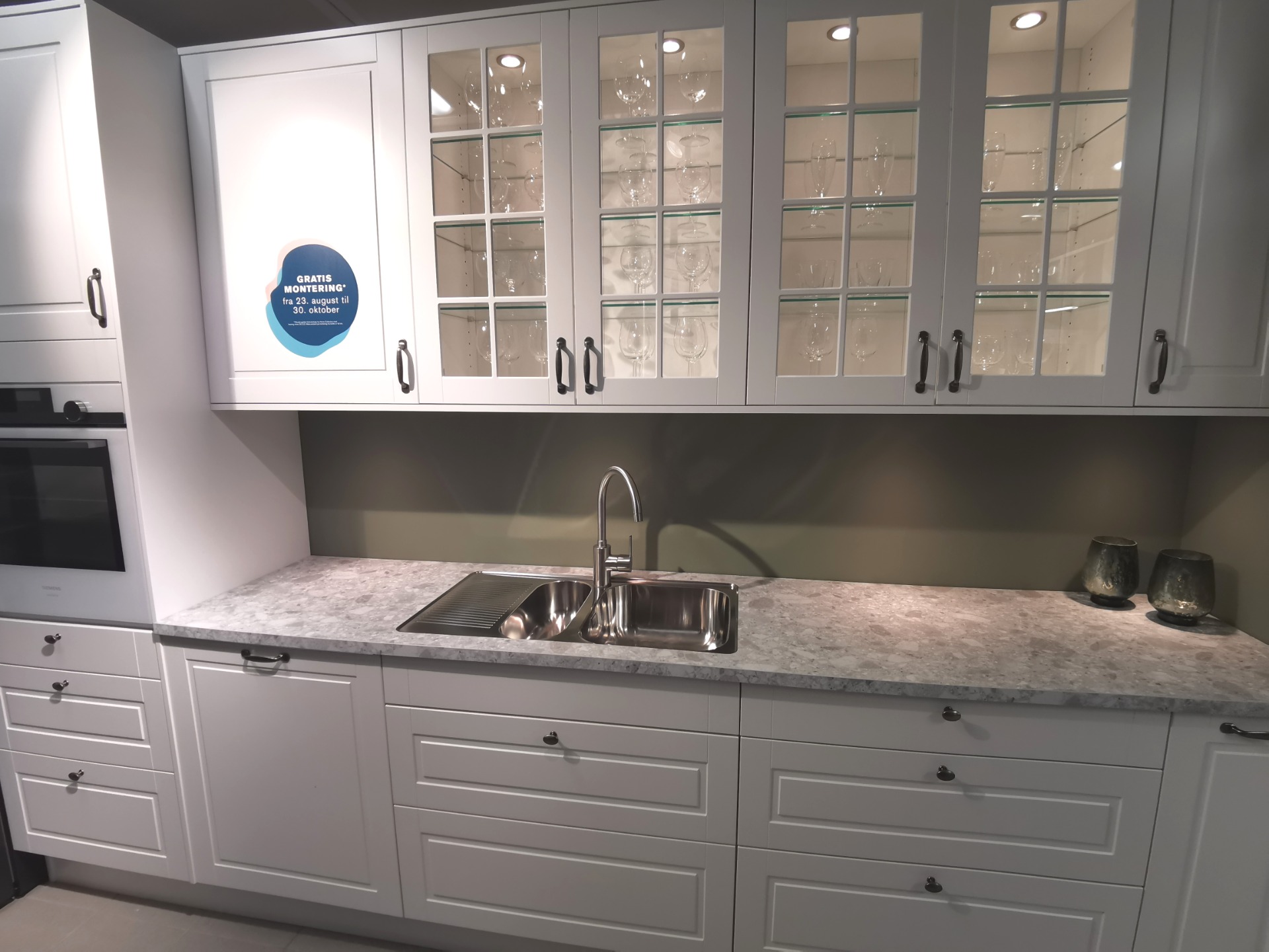 10 hjem malt i Jotun Dempet sort 9938