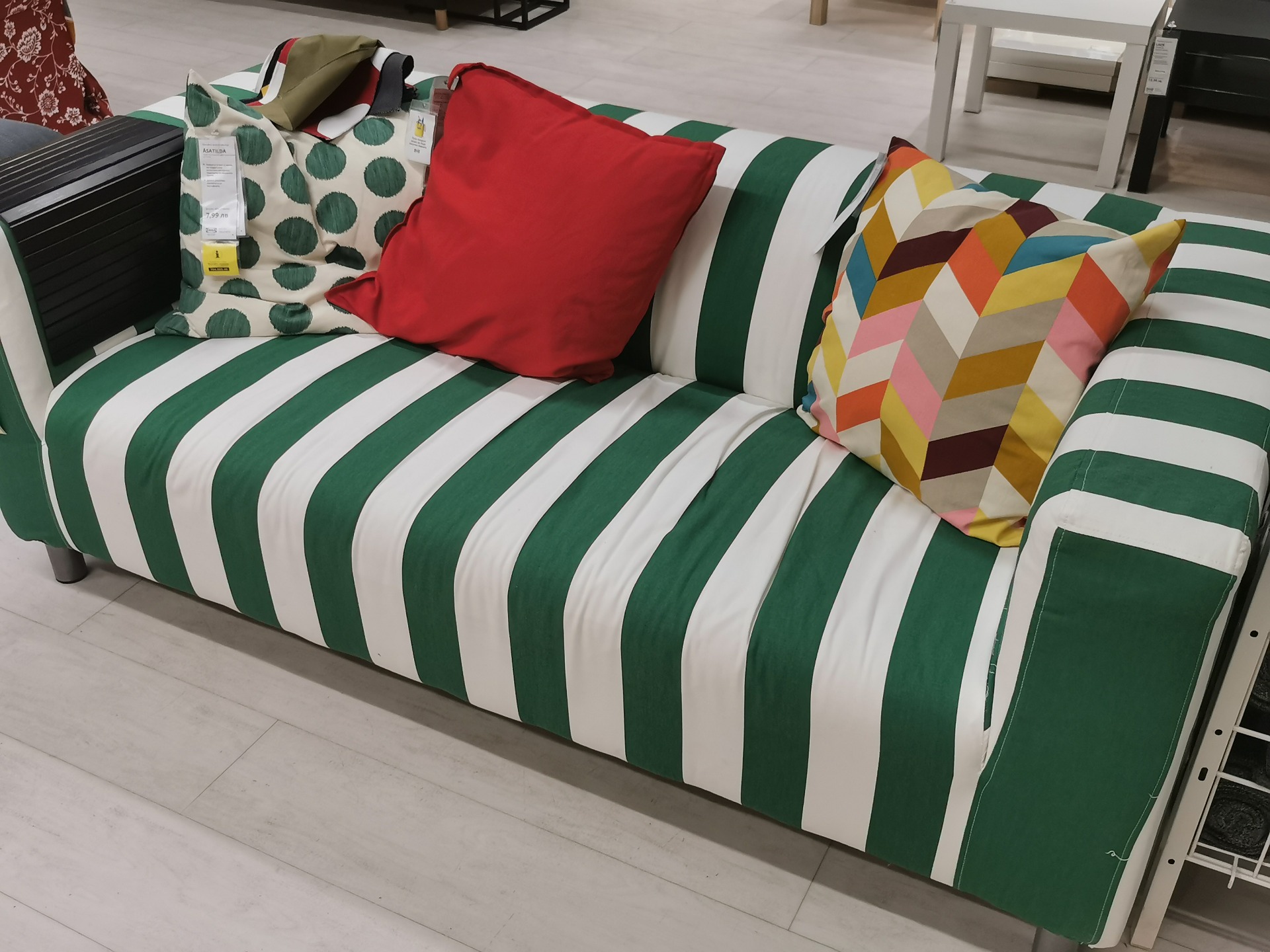 IKEA KLIPPAN sofa - en tidløs klassiker med komfort i fokus!
