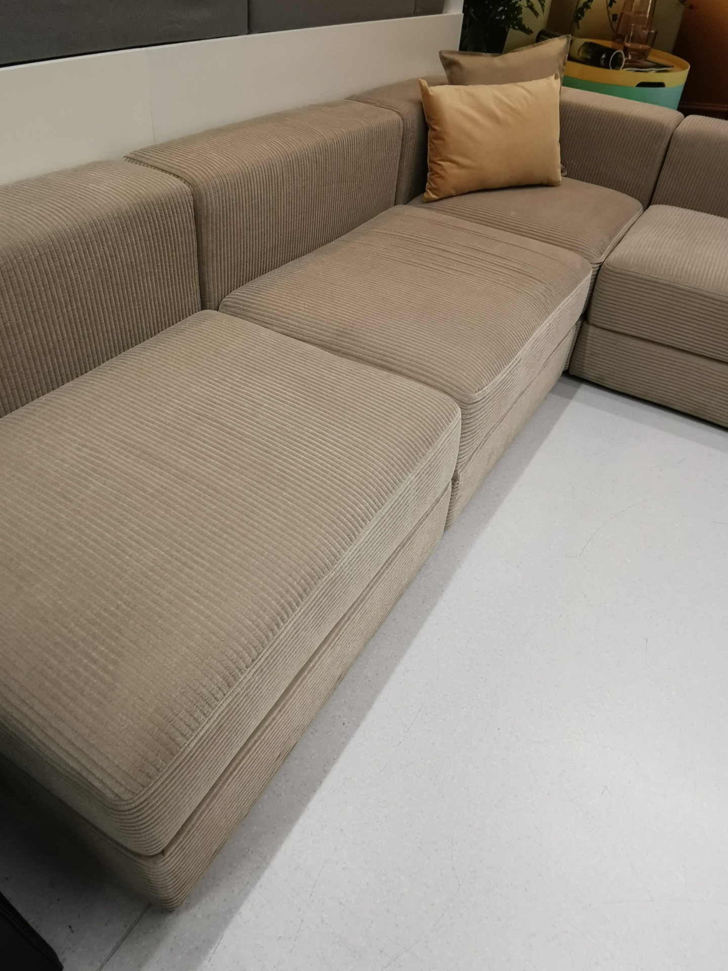 Design og komfort: JÄTTEBO sofaen fra IKEA