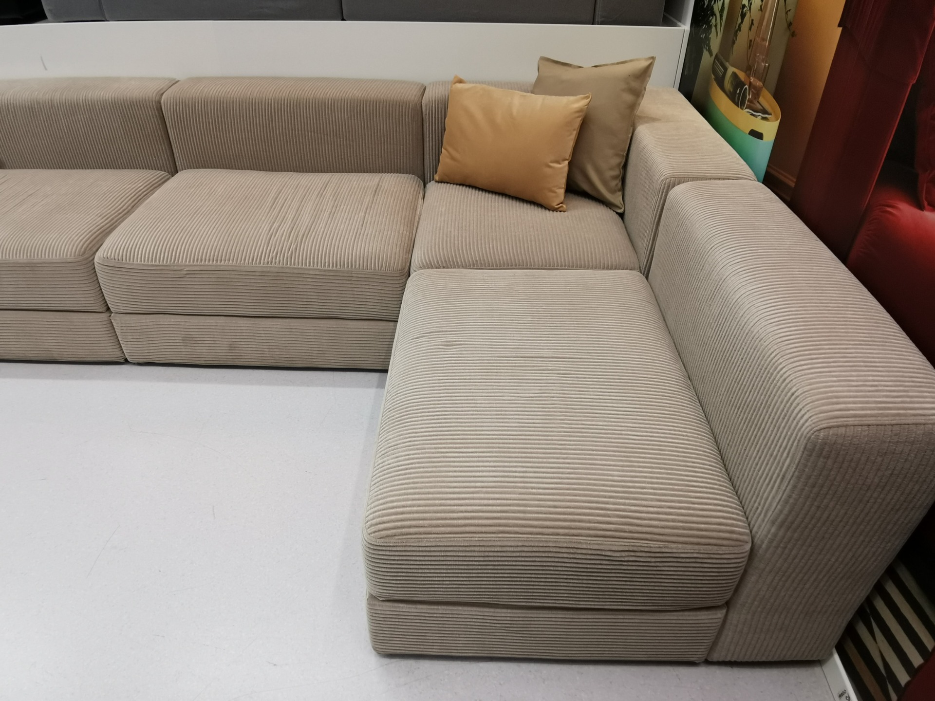 Design og komfort: JÄTTEBO sofaen fra IKEA