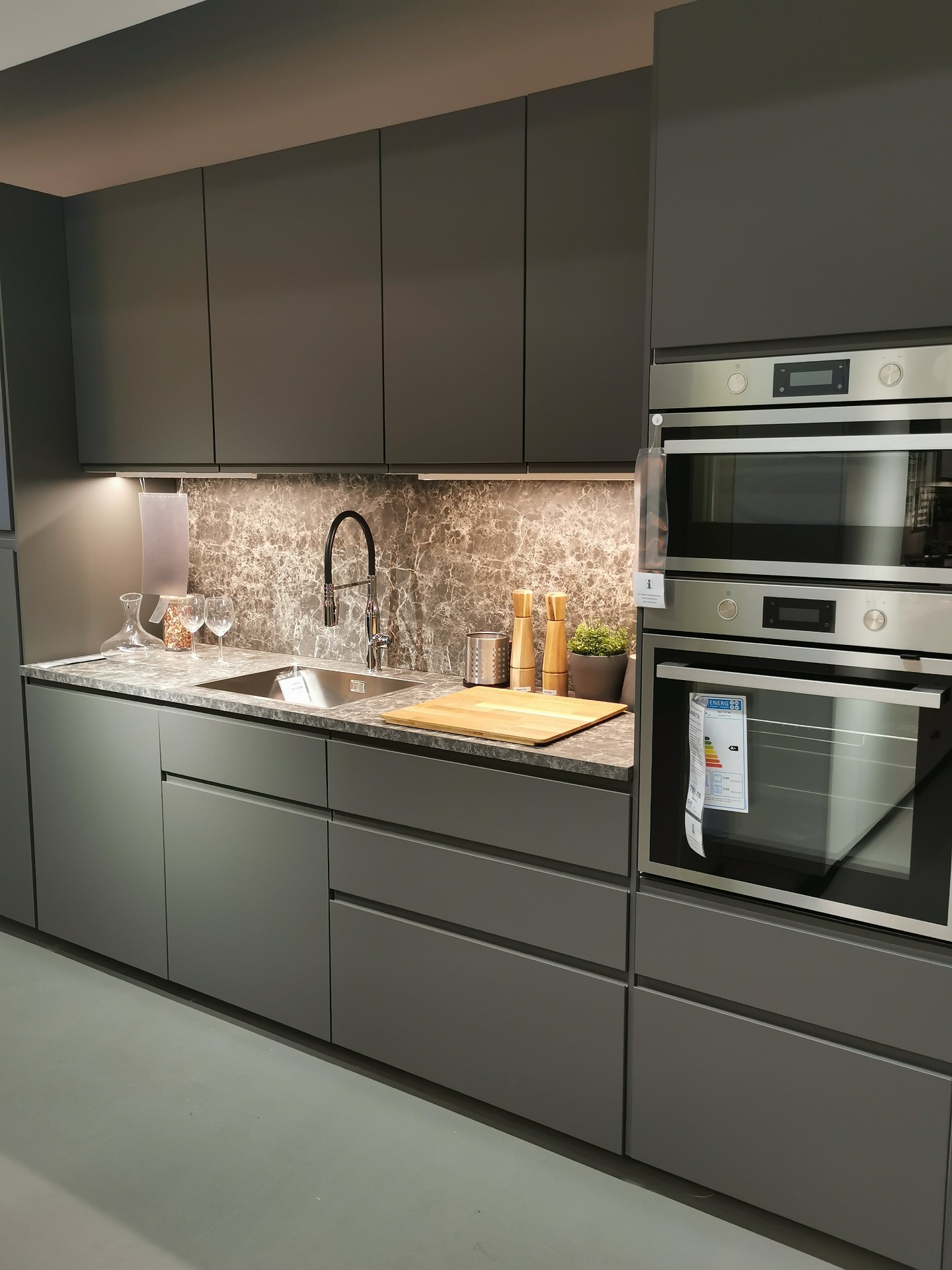 Grått kjøkken - En allsidig farge for ulike stiler