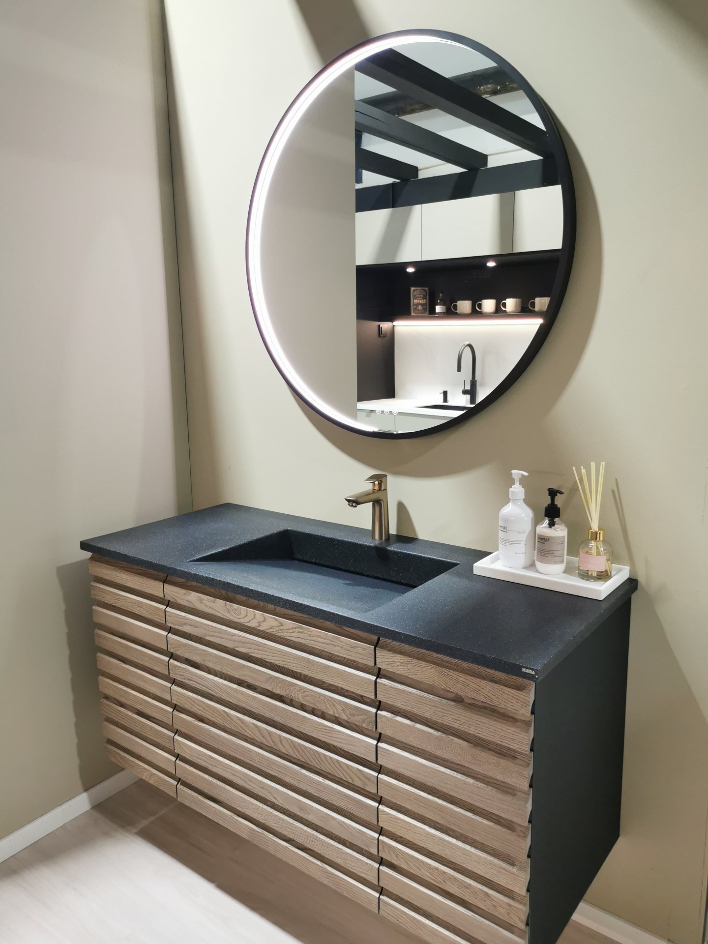 Moderne baderomsinnredning: inspirasjon og ideer