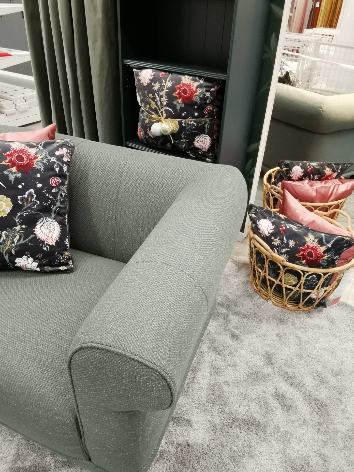 Stilfull design og komfort med Viskafors sofa fra IKEA