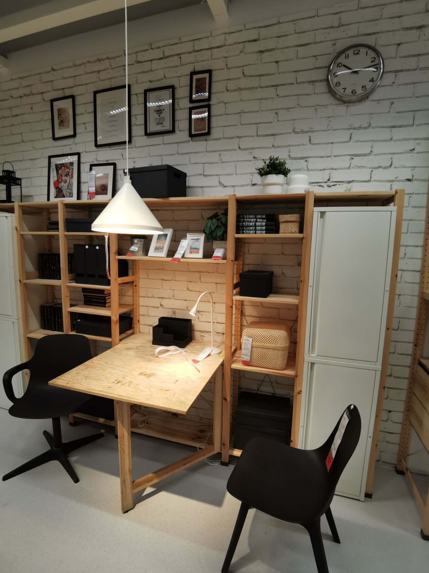 Oppgrader ditt hjem med IVAR: Fleksible og slitesterke hyller