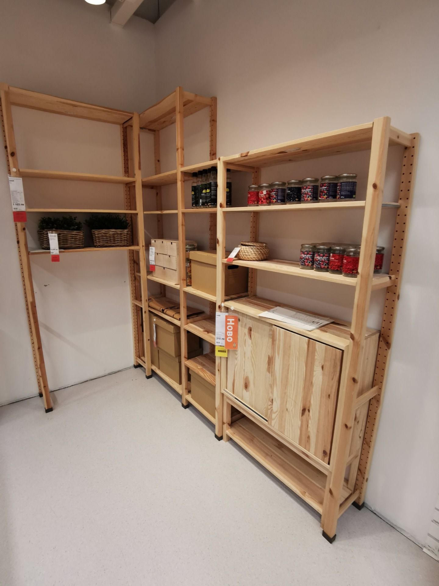 Oppgrader ditt hjem med IVAR: Fleksible og slitesterke hyller