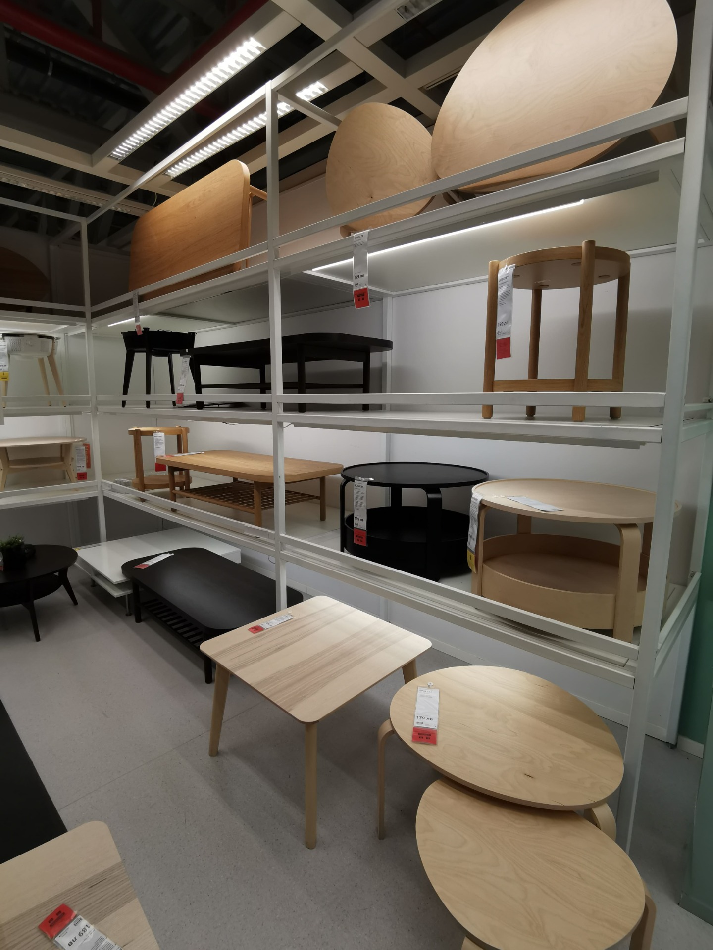 Finne det perfekte sofabordet eller salongbordet - IKEA har det du trenger!