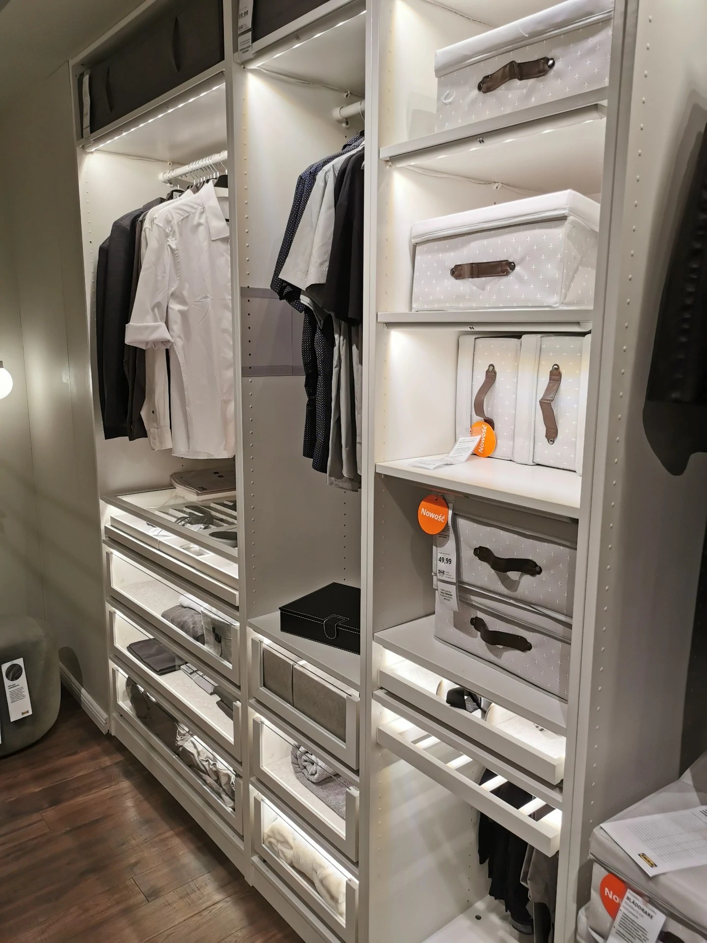 Smarte ideer for design av små Walk-in closets